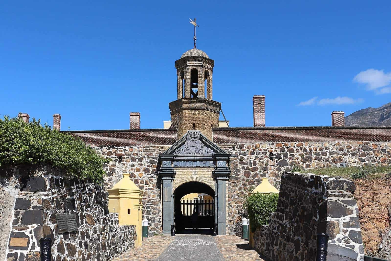 10 Must-Visit Landmarks in South Africa [2025 ]